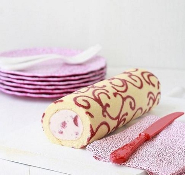 Làm bánh bông lan cuộn kem tươi trái cây (roll cake art)