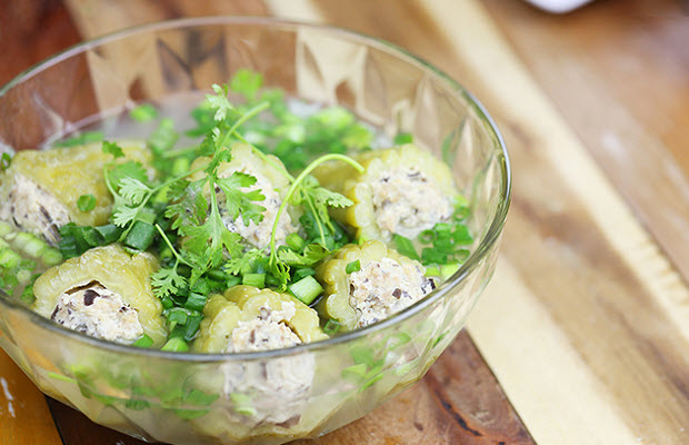 Cách làm canh mướp đắng nhồi thịt bổ dưỡng – Blog Đỗ Hồng Trâm